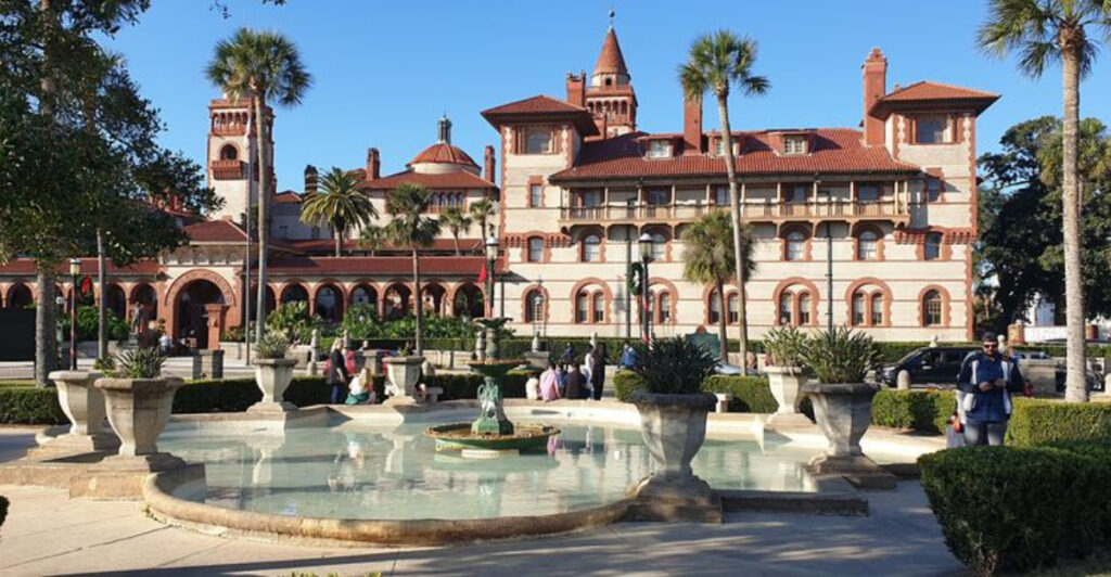 The 15 Most Romantic Honeymoon Destinations in the Southern U.S.